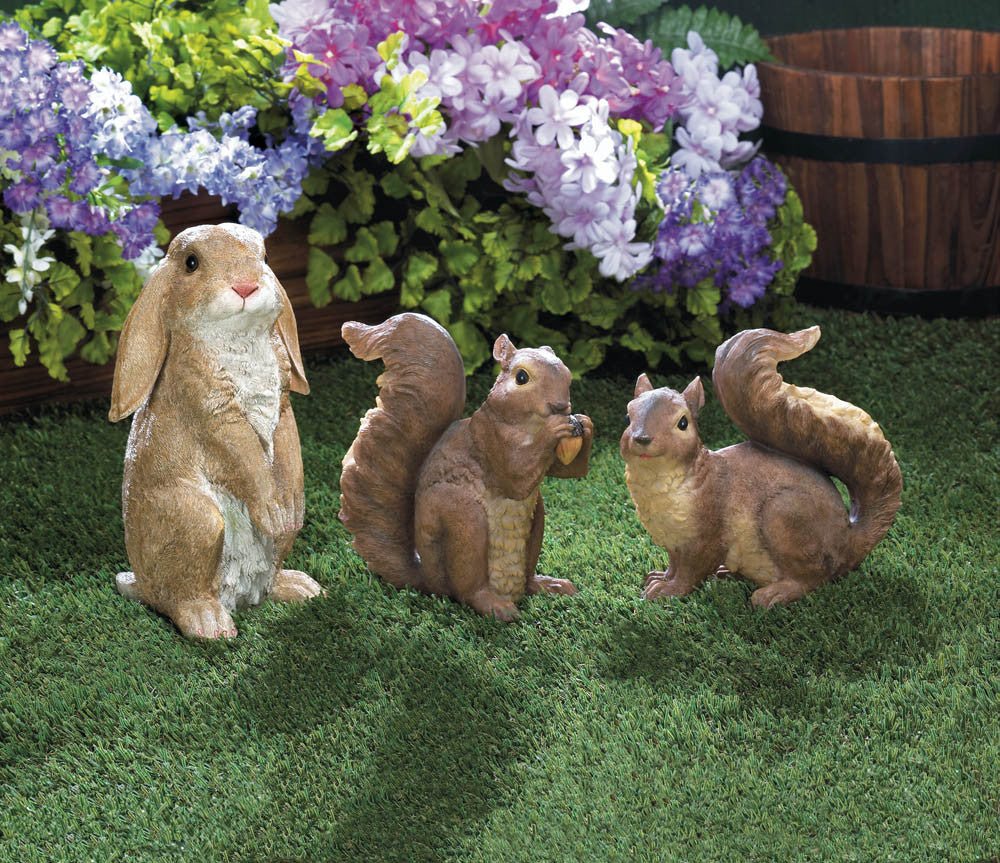 Curious Squirrel Garden Statue – Distinctive Merchandise